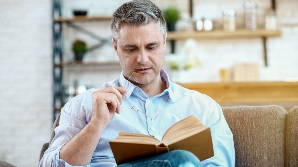 12 Must-Read Books for Intellectual Minds