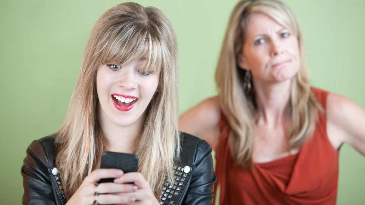 12 Most Embarrassing Things Parents Can Do To Their Kids